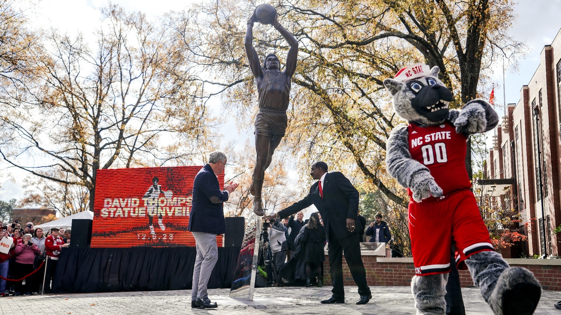 » NC State University – David “Skywalker” Thompson Statue